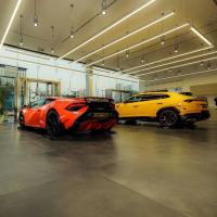 China Cars Airplane Showrooms Buildings with Quality Warranty and Stable Construction for sale