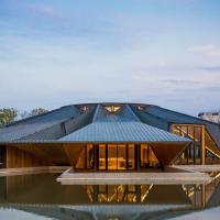 China Energy Efficient Steel Convention Center with Modern Architectural Appearance Features for sale