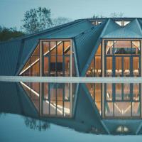China Contemporary Steel Event Venue Offering Spacious and Flexible Interior Layouts for sale