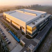 China Heavy-Duty Steel Workshop with Advanced PU Insulation for Harsh Climates for sale