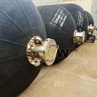China ISO 17357 Certified Hydro Pneumatic Fenders with 65:35 Water-to-Air Ratio and 3151 kNm Energy Absorption for sale