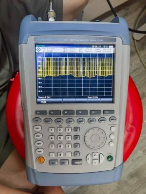 China Rohde & Schwarz R&S FSH8 8 GHz Handheld RF Spectrum Analyzer 9 kHz to 8 GHz for sale