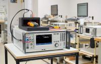 China Fluke 5560A High Performance Multi-Product Calibrator 1020V 30A 500kHz with MET/CAL Automation for sale