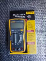 China Fluke 117/117C True-RMS Digital Multimeter with VoltAlert, 6000-Count Display, CAT III 600V Rating for sale