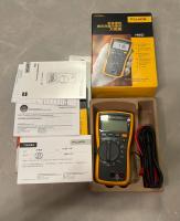 China Fluke 116/116C HVAC Multimeter 600V CAT III True-RMS with Thermometer & Microamp Measurement for sale