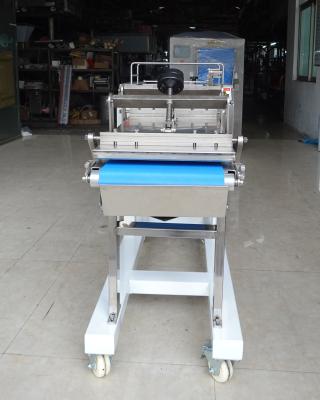 China Compact Commercial Bread Roll Shaping Machine 7600pcs/H  Baguette Shaper for sale