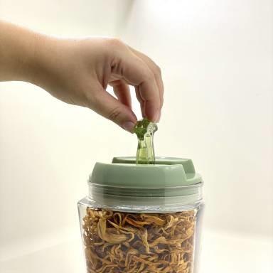 China Recyclable Plastic Container With Lockable Lid BPA Free FDA Approved for sale