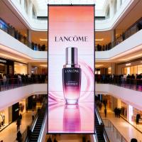 China Double-Sided Hanging LED Digital Signage for Shopping Mall Indoor Advertising for sale
