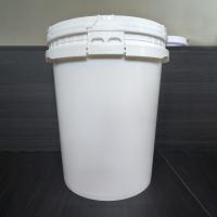 China Secure Sealing Plastic Lid Machine Oil Engine Oil Bucket With Stackable Integrated Handle for sale