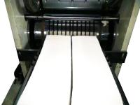China Vacuum Suction Napkin Wrapping Facial Tissue Folding Machine Inverter Control for sale