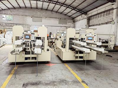 China Table Napkin Machine Paper Napkin Machine 1/4 Quarter Fold 5000 Sheets per min for sale