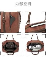 China Outdoor Waterproof Unisex Duffel Bag Geometric Pattern Cowhide Material for sale