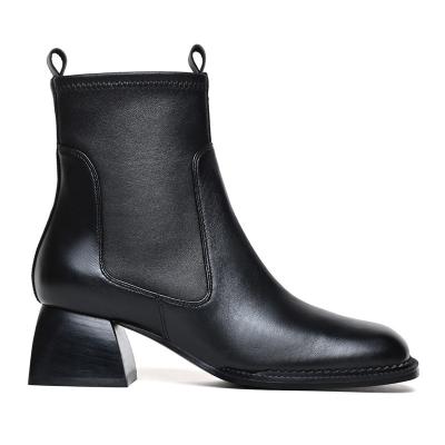China Customized Women Heeled Shoes Black Square Chunky Heel Leather Boots Round Toe for sale