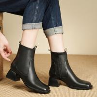 China Customized Women Heeled Shoes Black Square Chunky Heel Leather Boots Round Toe for sale