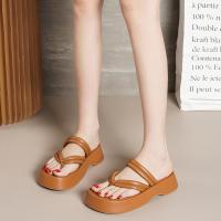 China Thick Shoes Sole Fashion Slippers Summer Lightweight Shoes Light -Colored Shoes Are Suitable For Women And Girls for sale