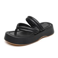 China Thick Shoes Sole Fashion Slippers Summer Lightweight Shoes Light -Colored Shoes Are Suitable For Women And Girls for sale