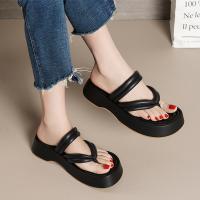 China Thick Shoes Sole Fashion Slippers Summer Lightweight Shoes Light -Colored Shoes Are Suitable For Women And Girls for sale