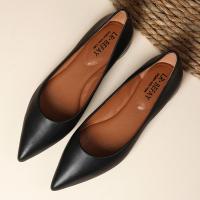 China Women'S Classic Ballet Flats, Pointed Toe Flats Slip On, Casual Comfort Dress Flats Shoes for sale