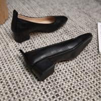 China Casual Leather Women Chunky Heel Shoes Cowhide Lining 5cm Height OEM / ODM for sale