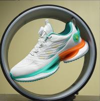 China Antislip Mens Running Shoes Sports Fly Mesh Sneakers 36-45 Size for sale
