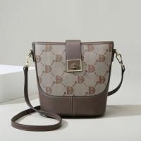 China Zipper Women Shoulder Handbag Large Capacity Bucket Crossbody Shoulder Handbag for sale