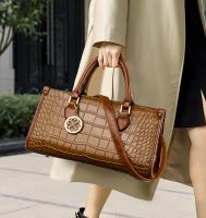 China PU Women Fashion Handbag Crocodile Pattern Handbag Retro Pillow Type for sale