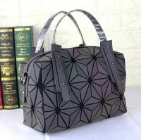 China Women Lingge Handbag With Luminous Color Changing And Fashionable Dazzling Diamond Shaped Crossbody Bag for sale