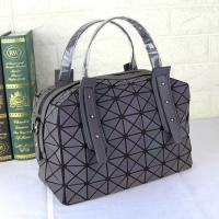 China Women Lingge Handbag With Luminous Color Changing And Fashionable Dazzling Diamond Shaped Crossbody Bag for sale
