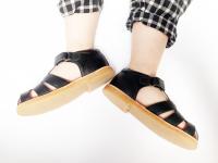 China Three Colors Cow Leather Unisex Kids Sandals Shoes for sale