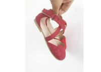 China Little Girls Crisscross Strap Soft Kids Shoes for sale