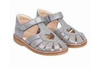 China 2020 Leather Kids Sandals Shoes Girls Sandals Flat Close Toe Summer Dress Shoes for sale