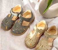 China Girls Summer Soft Girls Cowhide Leather Sandals Pretty Flat Close Toe Sandals Shoes for sale