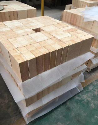China Red Clay Refractory Brick Material with 32-34% Al2O3 Content and ≤1.5 W/m.K Thermal Conductivity for Industrial Kilns for sale