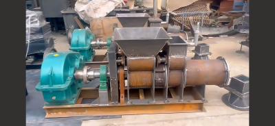 China Mini Clay Brick Making Vacuum Extruder 11kw 700kg Smallest Type from China BBT Manufacturer for sale