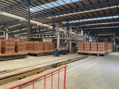 China Full Automatic Clay Brick Tunnel Kiln 50,000-180,000 Pcs/Day with 2.5-6.9m Section Sizes for sale