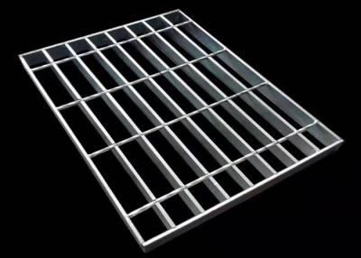 China 30*100mm Galvanized Welded Steel Grating Outdoor Metal Grate Walkway for sale