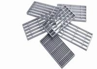 China Rust Protection Welded Steel Grating 32x5mm Square Serrated Non Slip for sale