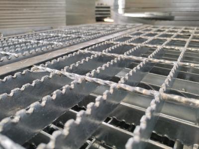China 50*5mm Anti Corrosive Metal Grating Platform 4mm Thick Light Structure for sale