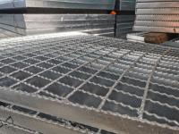 China Square Port Non Skid Steel Grate Stair Treads 40mm For Sanitation Engineering for sale