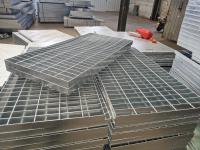 China Square Port Non Skid Steel Grate Stair Treads 40mm For Sanitation Engineering for sale