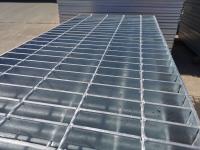 China Anti Corrosion Stair Treads Steel Grating 200mm ISO9001 Approved for sale