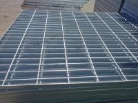 China Water Permeable Stair Treads Steel Grating for sale