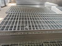 China Flat Type 76mm Galvanised Steel Grid Heat Dissipation Stair Grating NAAMM Standard for sale