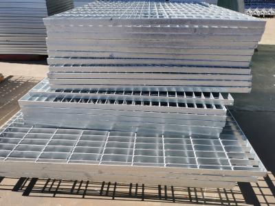 China 32*3mm Workshop Weld Stair Treads Steel Grating Skid Proof Anti Explosion for sale