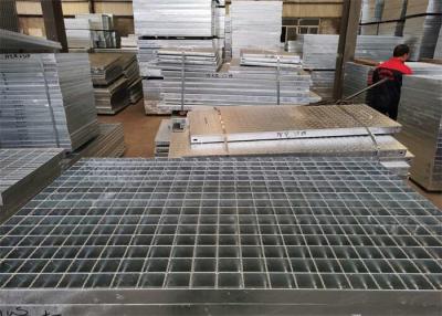 China 6mm Thick Heavy Duty Driveway Drainage Grates 25x3mm Serrated Type for sale