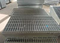 China 48 Inch Anti Skid Stair Treads Steel Grating Walkway Mill Finished for sale