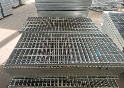 China 48 Inch Anti Skid Stair Treads Steel Grating Walkway Mill Finished for sale
