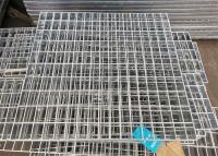 China Toothed Non Skid 32*3mm Stair Treads Steel Grating Hot Dip Galvanized for sale
