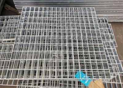 China Toothed Non Skid 32*3mm Stair Treads Steel Grating Hot Dip Galvanized for sale