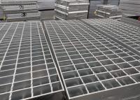 China Serrated 30*100mm Hot Dip Galvanized Steel Grating High Strength for sale